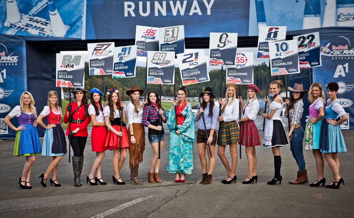 Red Bull Air Race: Girls, Girls, Girls! - Autofrau.at